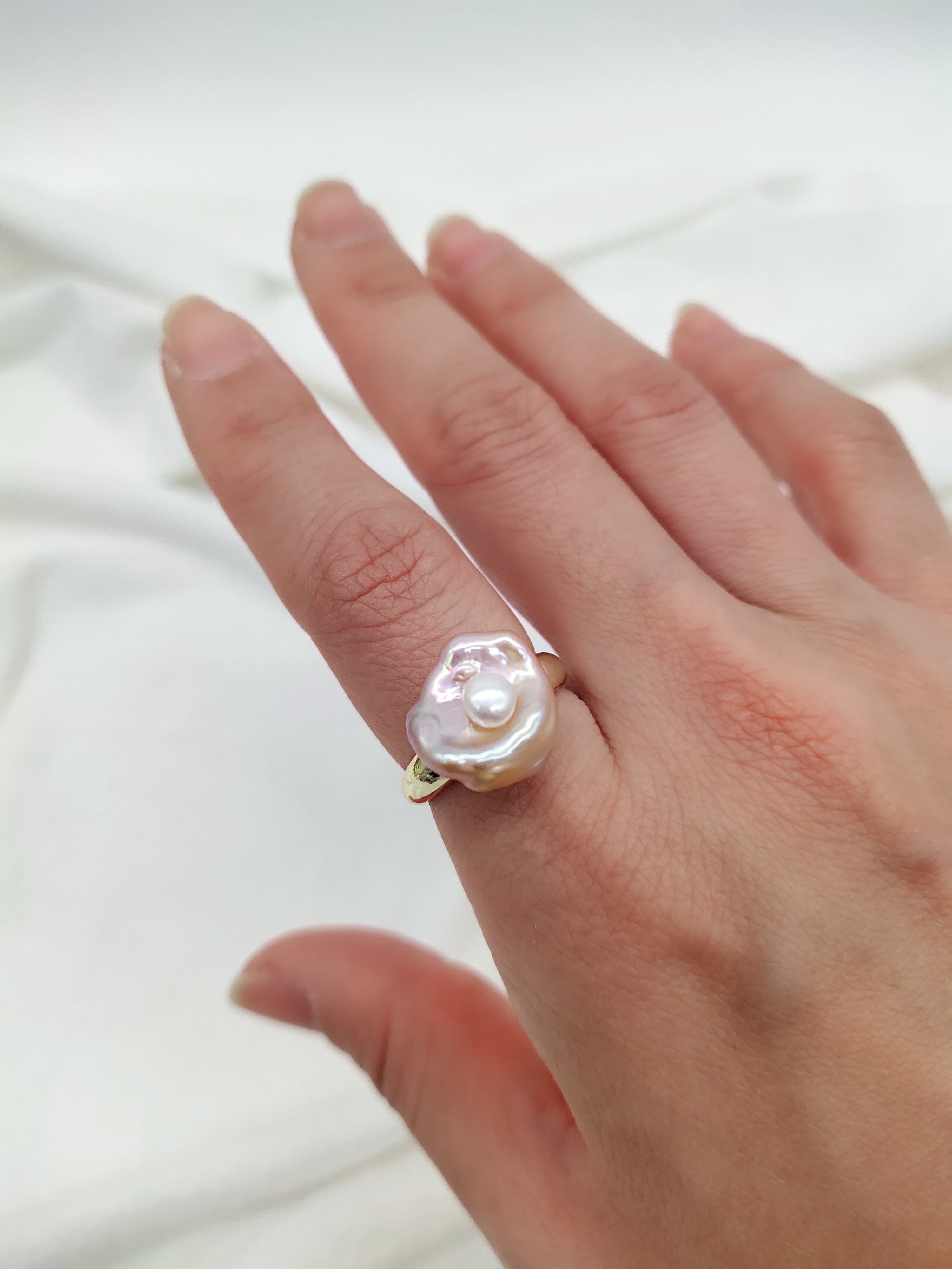 KESHI PEARL RING - LIGH PINK – MOYZ